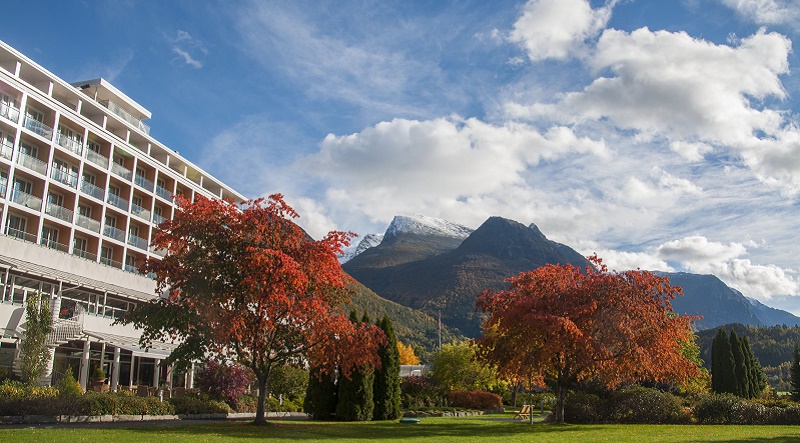 Loen med Hotell Alexandra - en seniorfavoritt fra Peer Gynt Tours